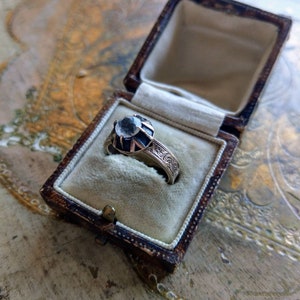 Antique Ring With a Hidden Compartment / Sentimental Jewelry - Etsy