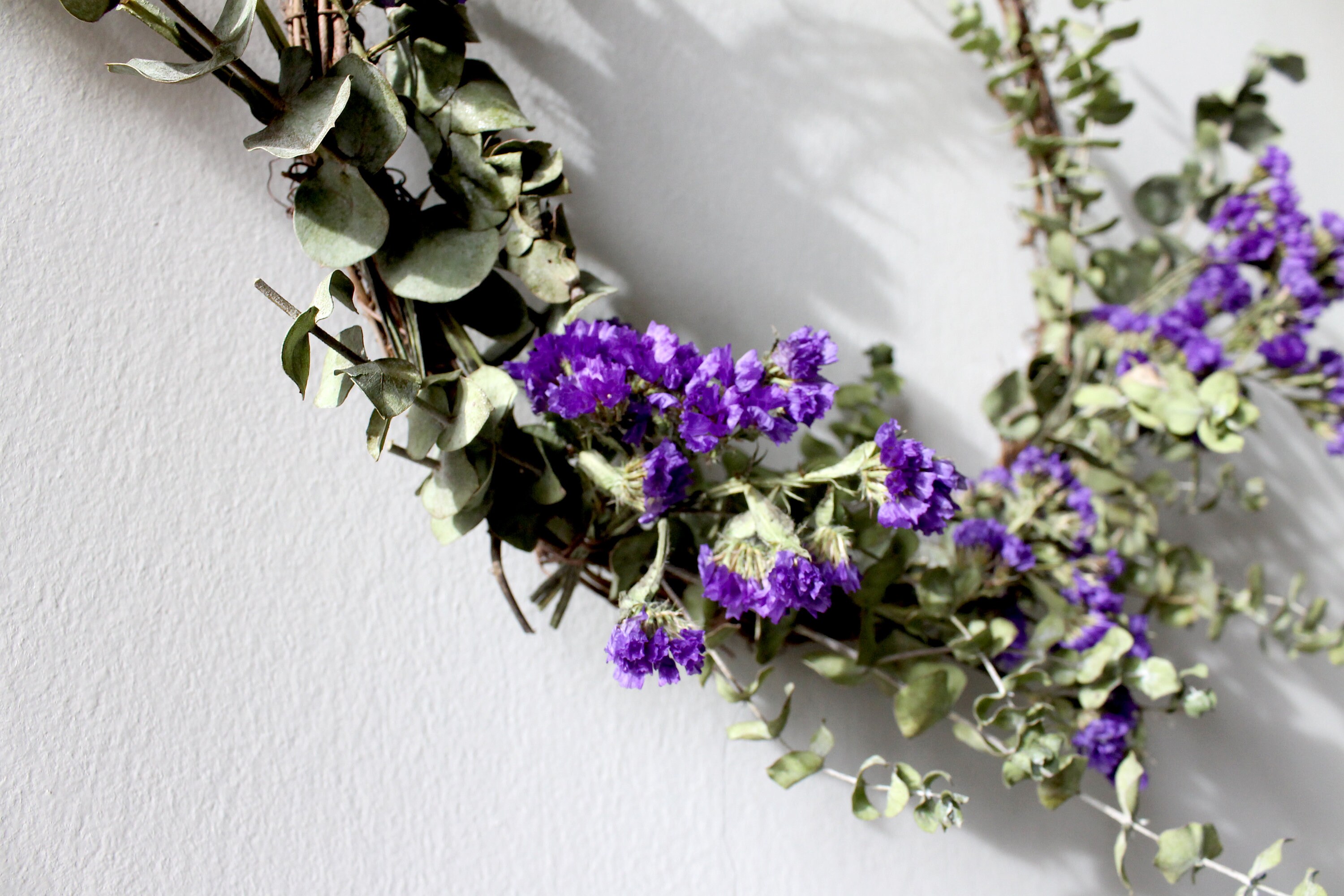 BESTSELLER* Natural Dried Flower Statice Wreath - Etsy