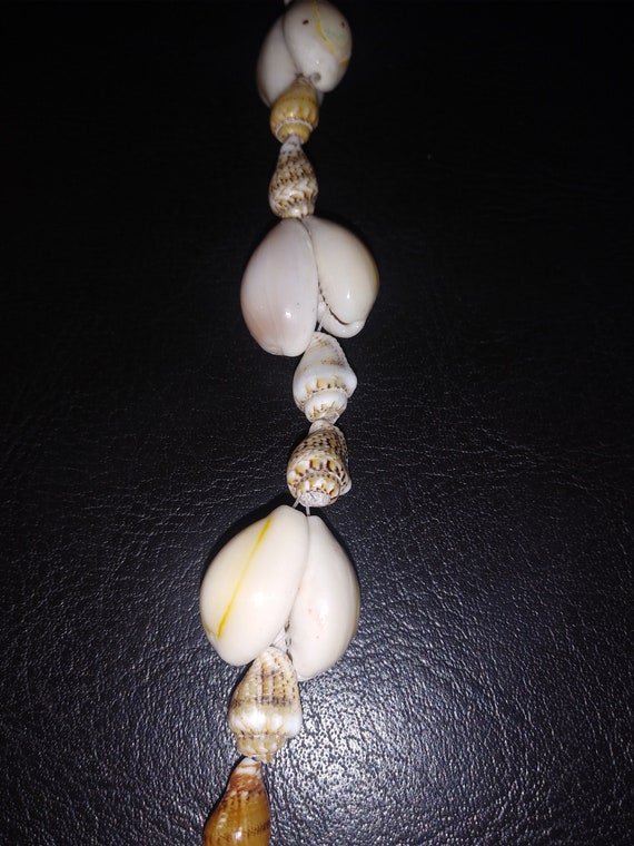 Conk shell necklace Circa. 1960s - Gem