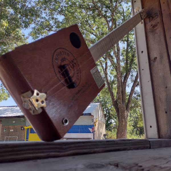 3 String Electric Cigar Box Guitar - Etsy