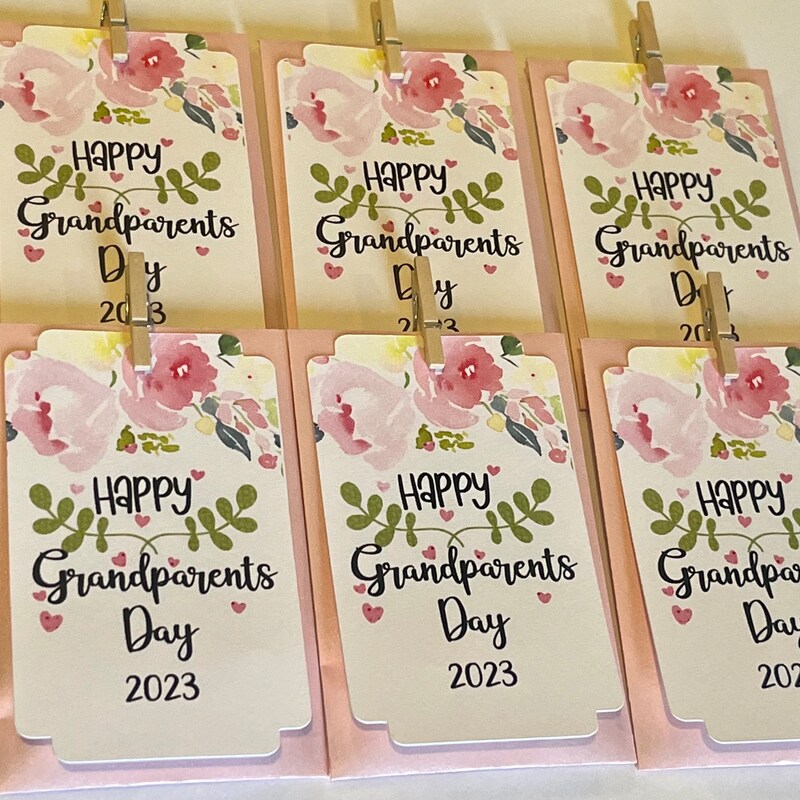Grandparent Day Gift - 60+ Gift Ideas for 2024