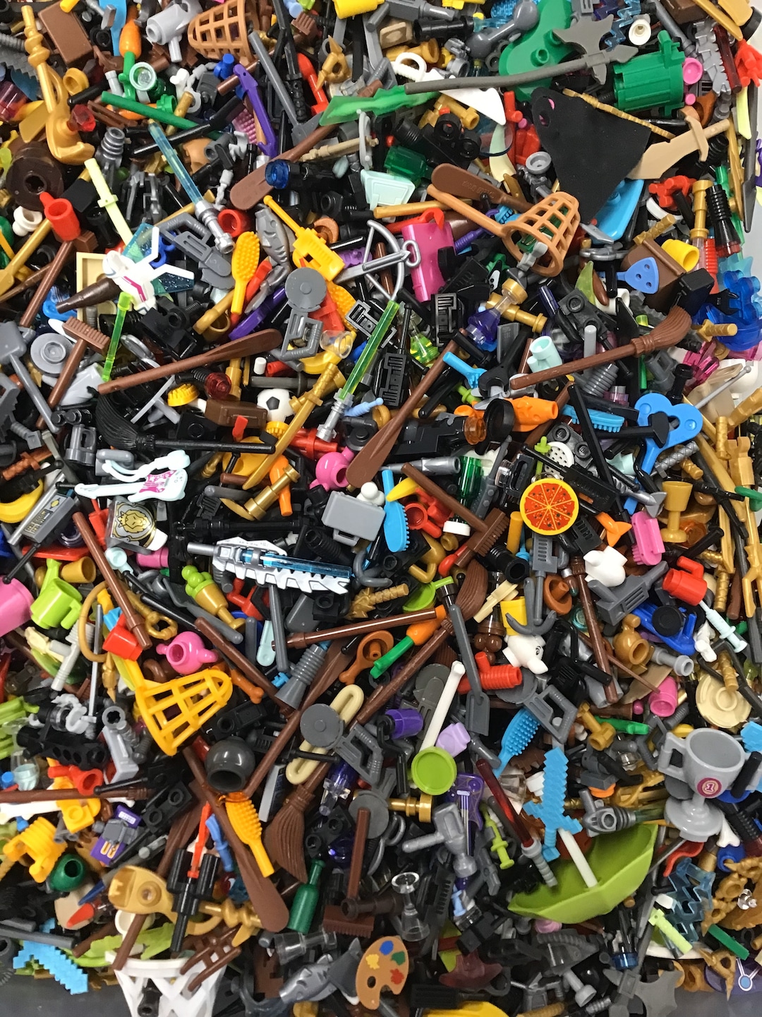 Lego Lot of 100 Minifigure Accessories Randomly Picked From HUGE ...