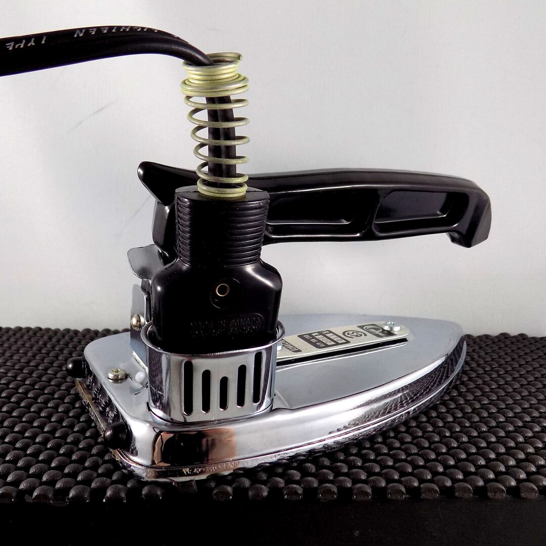 Vintage Travel Iron, Vintage Appliances, Electric Clothes Iron, Folding ...