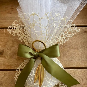 Tulle Net Wedding Favor With Ivory Pouch and Gold Plated Olive Tree Leaf Keyring, Koufeta Greek ...