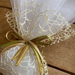 Tulle Net Wedding Favor With Ivory Pouch and Gold Plated Olive Tree Leaf Keyring, Koufeta Greek ...