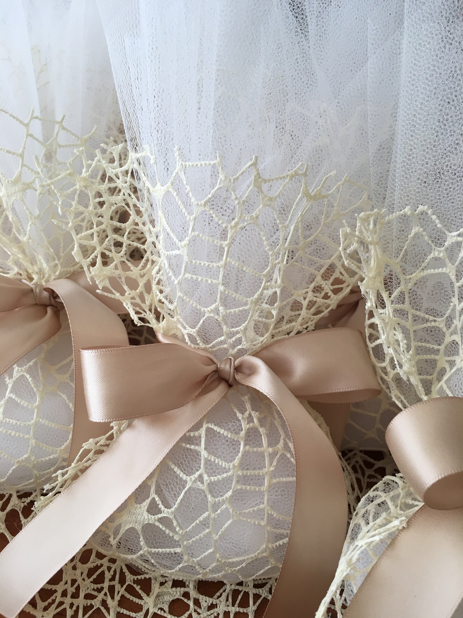 Tulle Net Wedding Favor With Ivory Net Pouch and Champagne - Etsy