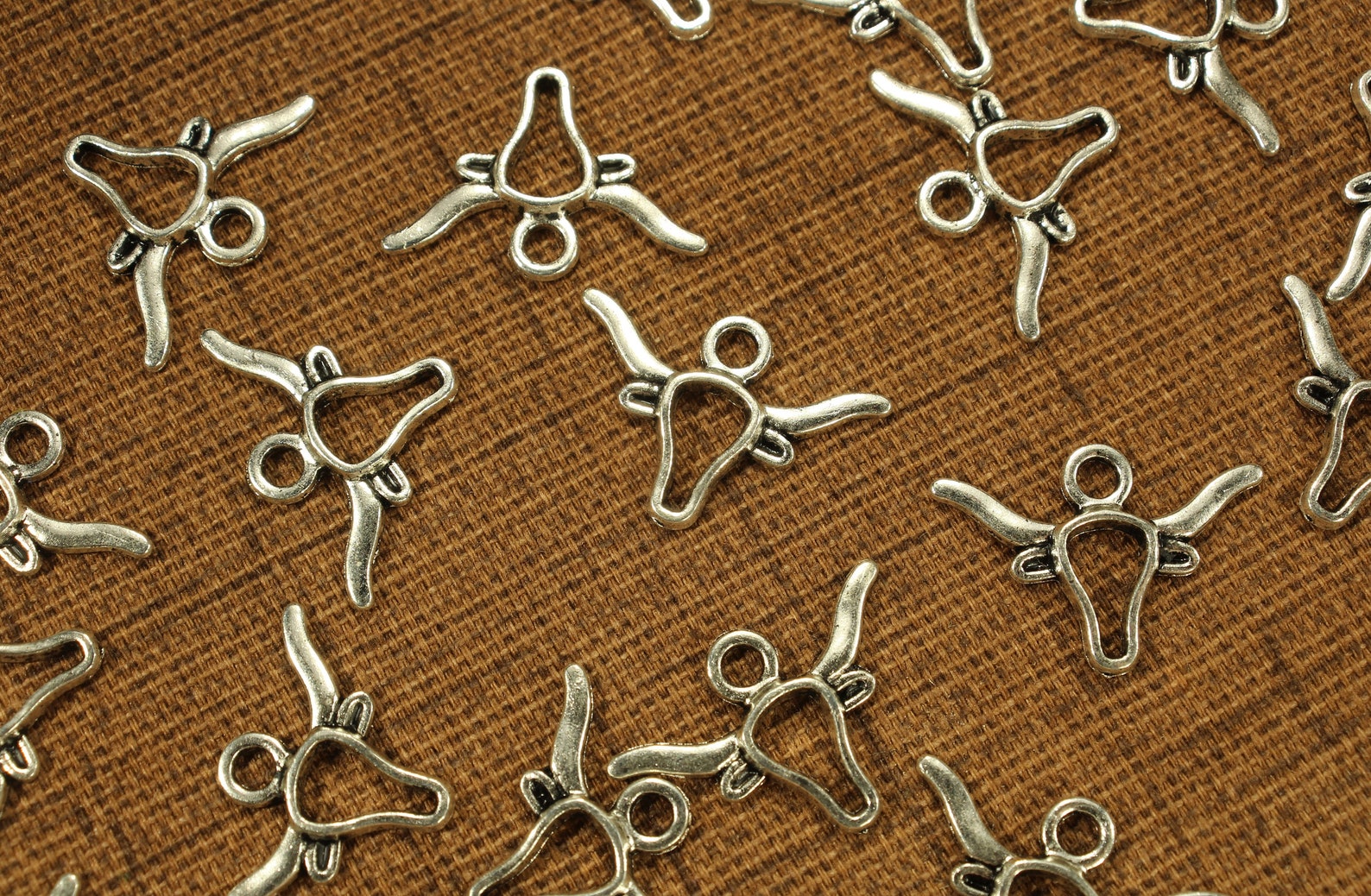 Longhorn 22mm Antique Silver Tone Single Sided Die Cut Western Animal ...