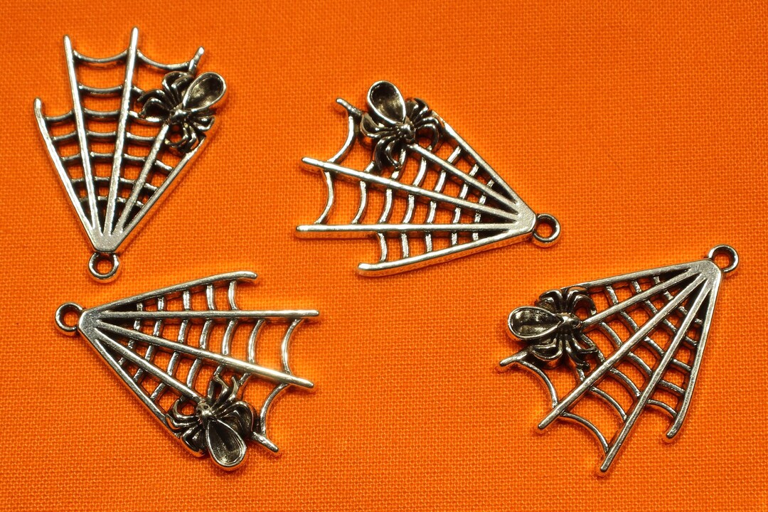 Spider Web With Spider 31mm Antique Silver Tone Single Sided Die Cut ...