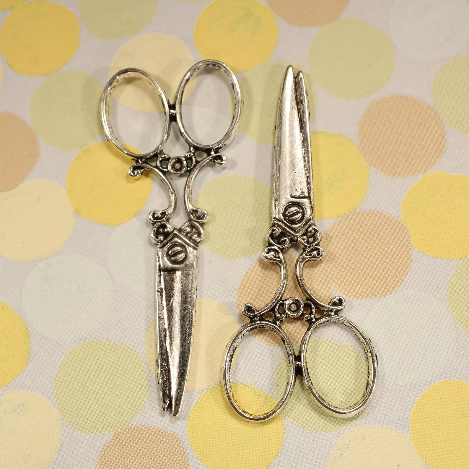 Scissors 60mm Antique Silver Tone Single Sided Rhinestone Mountable ...