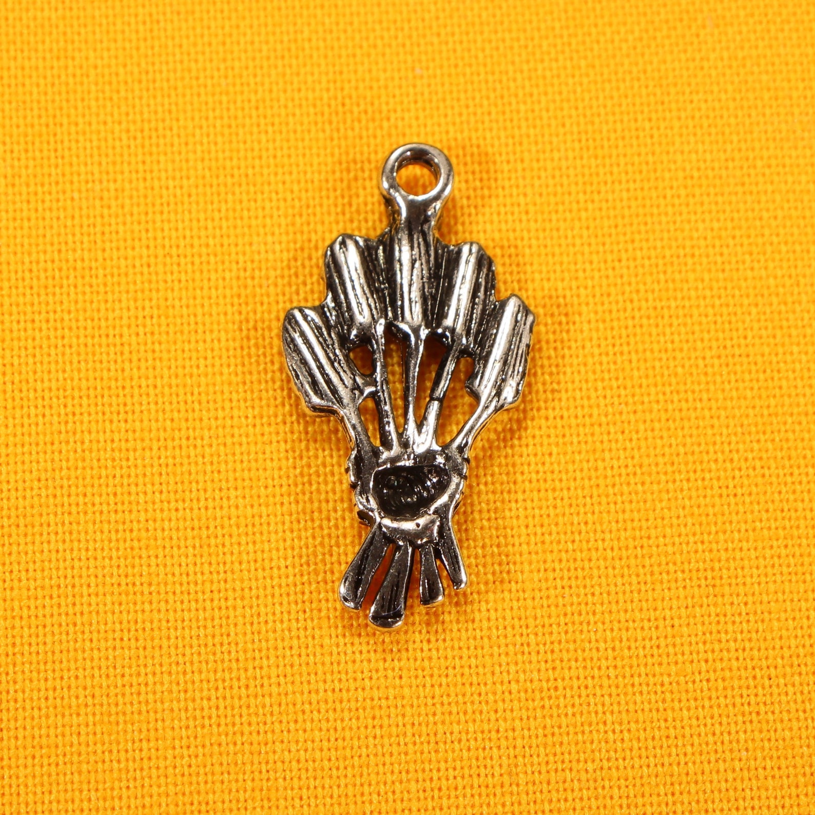 Wheat Bundle 24mm Antique Silver Tone Single Sided 2D Farming Food ...