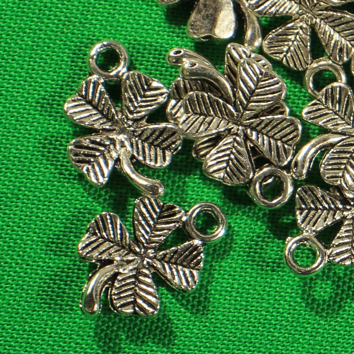 Four Leaf Clover 15mm Antique Silver Tone Single Sided Plant Nature ...