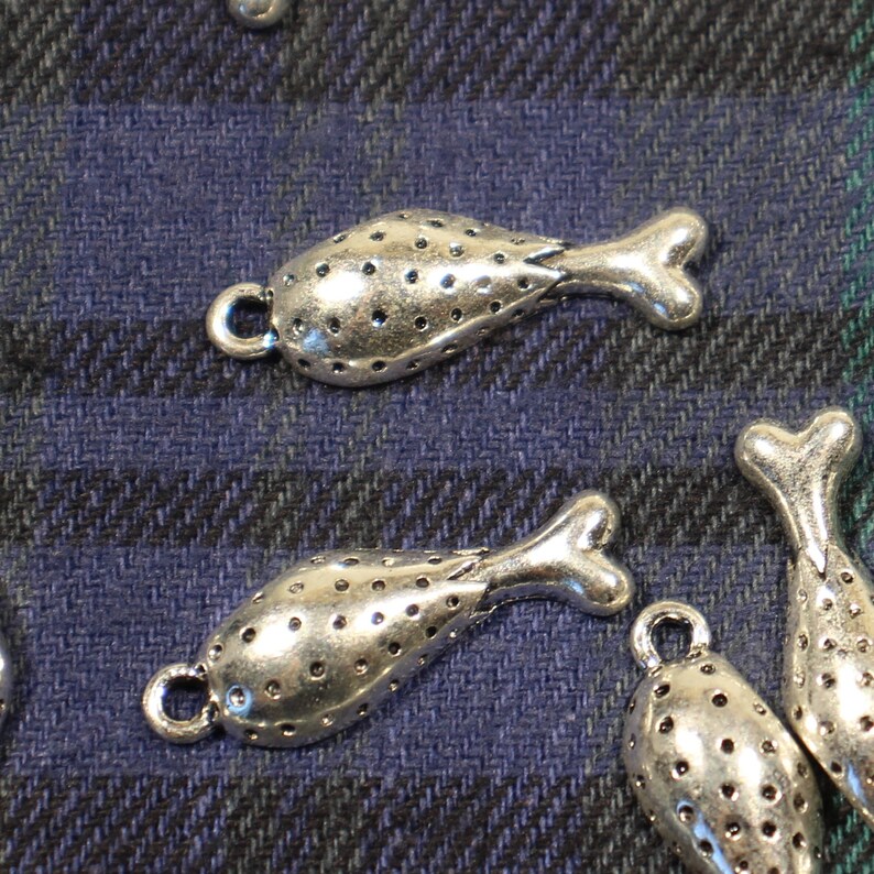 Turkey Leg 25mm Antique Silver Tone Single Sided 2D Food Charms - 1426 ...