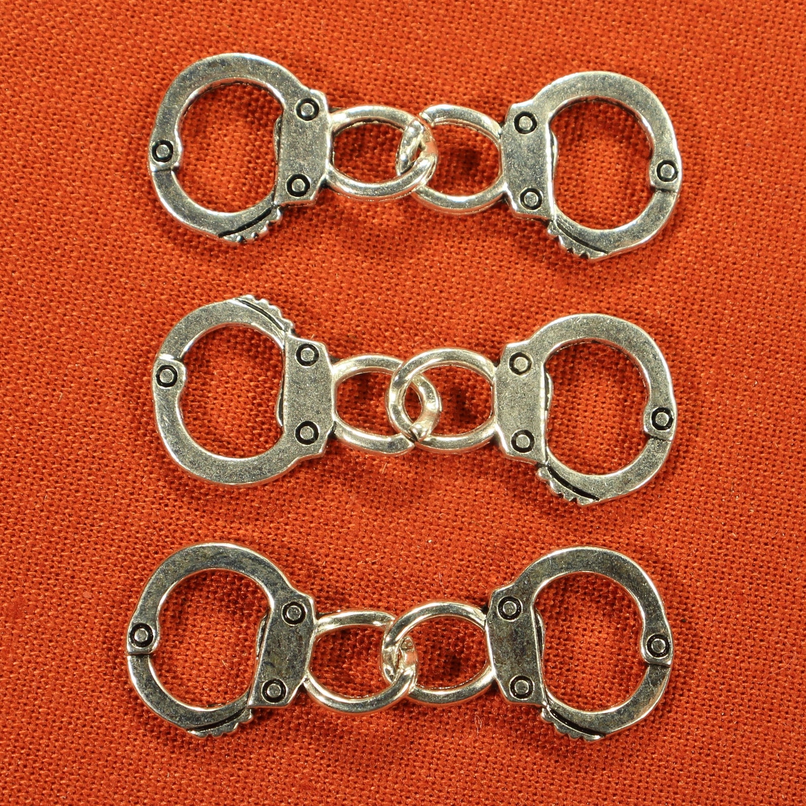 Handcuffs Connector 32mm Antique Silver Tone Double Sided Charms - 0246 ...