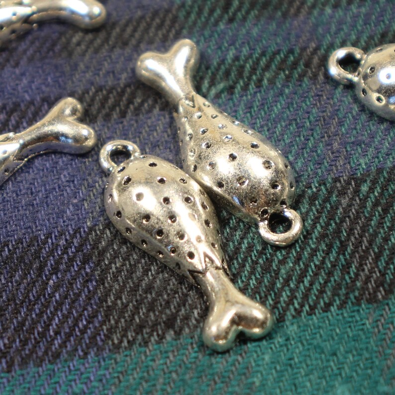 Turkey Leg 25mm Antique Silver Tone Single Sided 2D Food Charms - 1426 ...