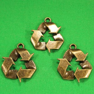 Recycle Symbol 29mm Antique Bronze Tone Glossy Finish 2D Environment ...
