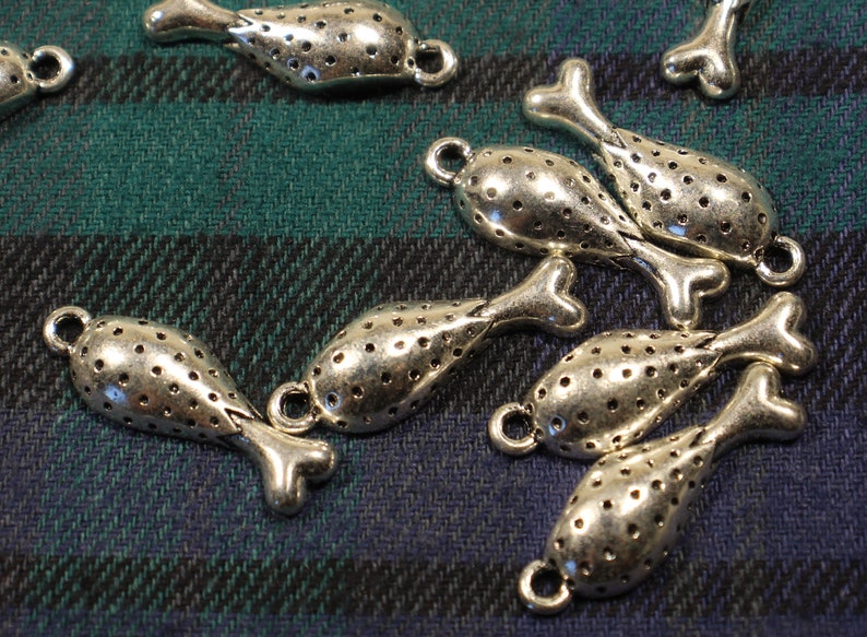 Turkey Leg 25mm Antique Silver Tone Single Sided 2D Food Charms - 1426 ...