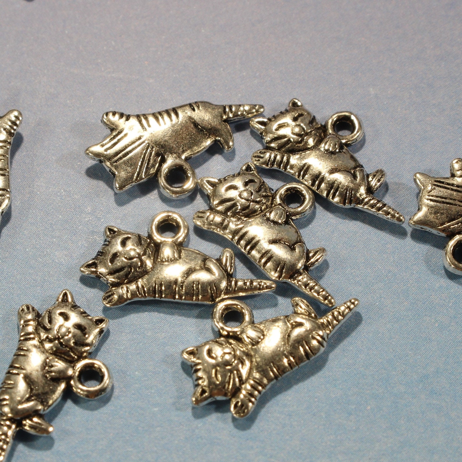Cat 20mm Antique Silver Tone Double Sided Animal Charms 1083 - Etsy