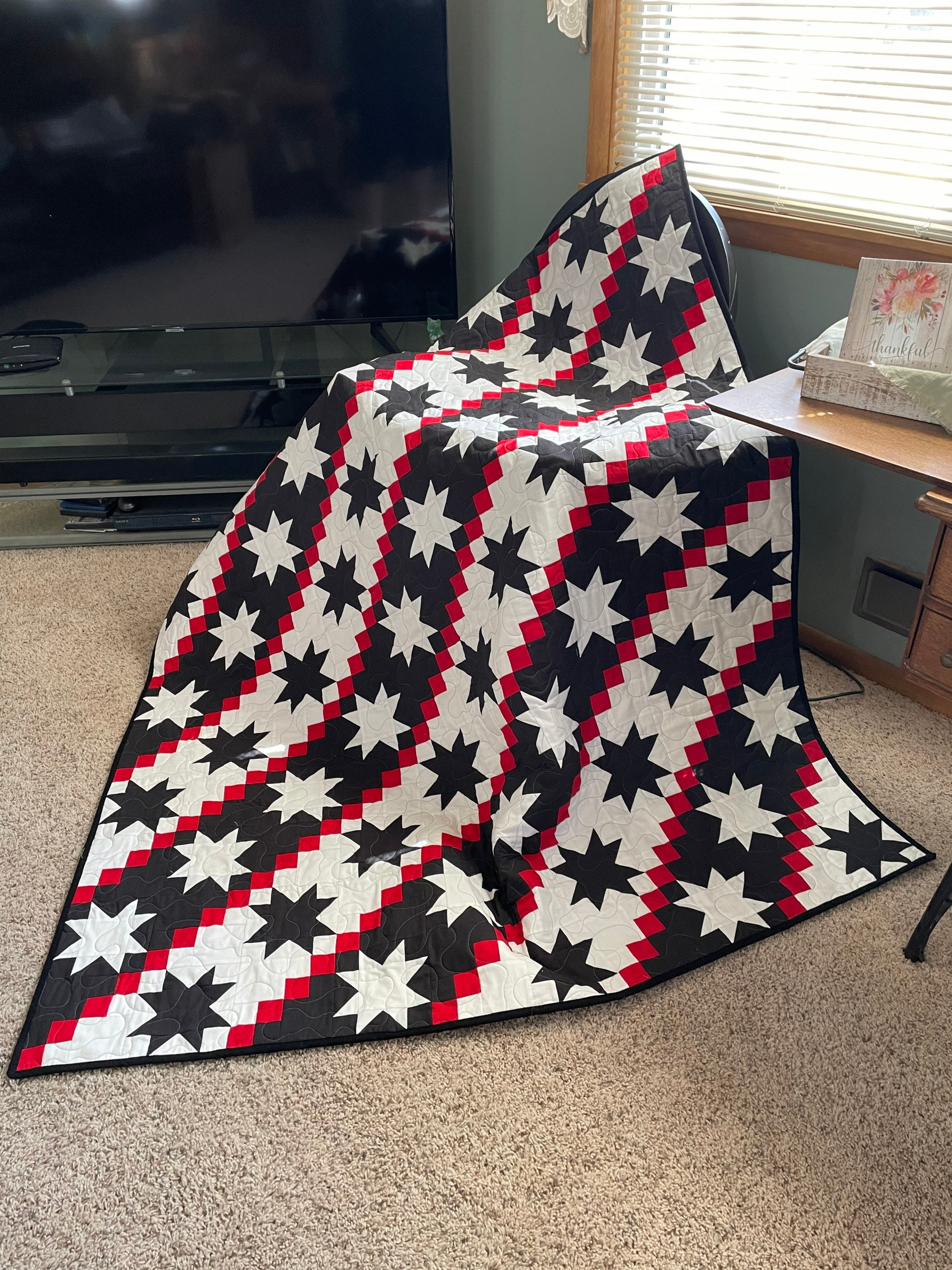 Stunning Black, White and Red Star Quilt - Etsy
