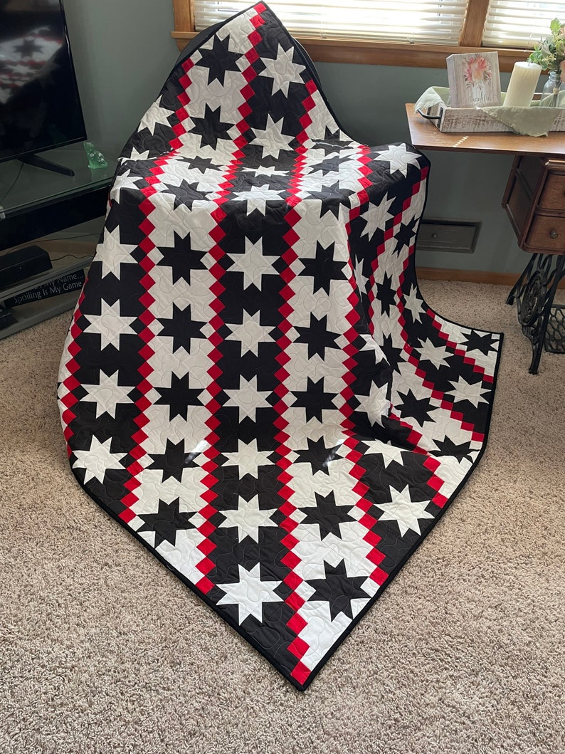 Stunning Black, White and Red Star Quilt - Etsy