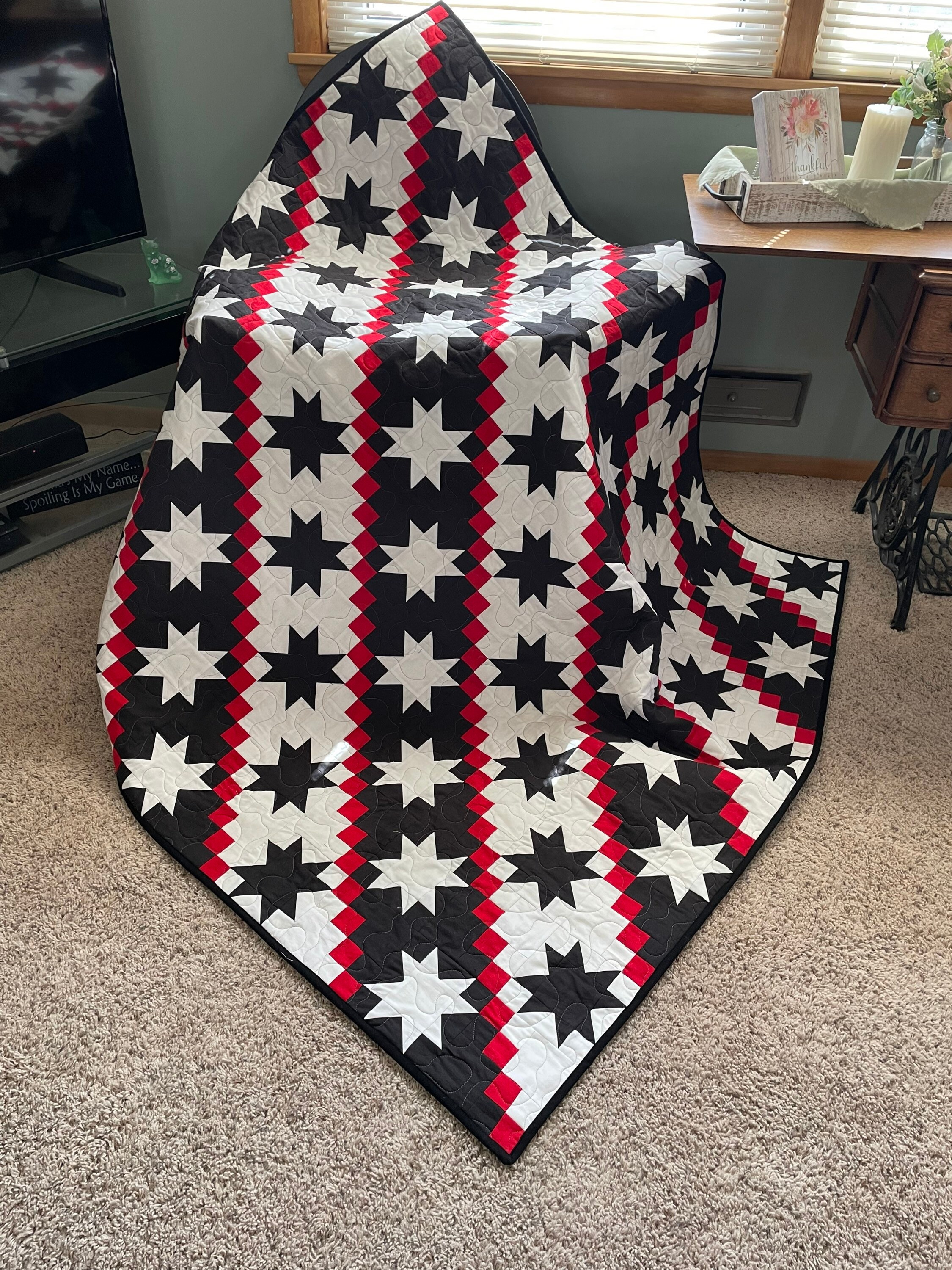 Stunning Black, White and Red Star Quilt - Etsy