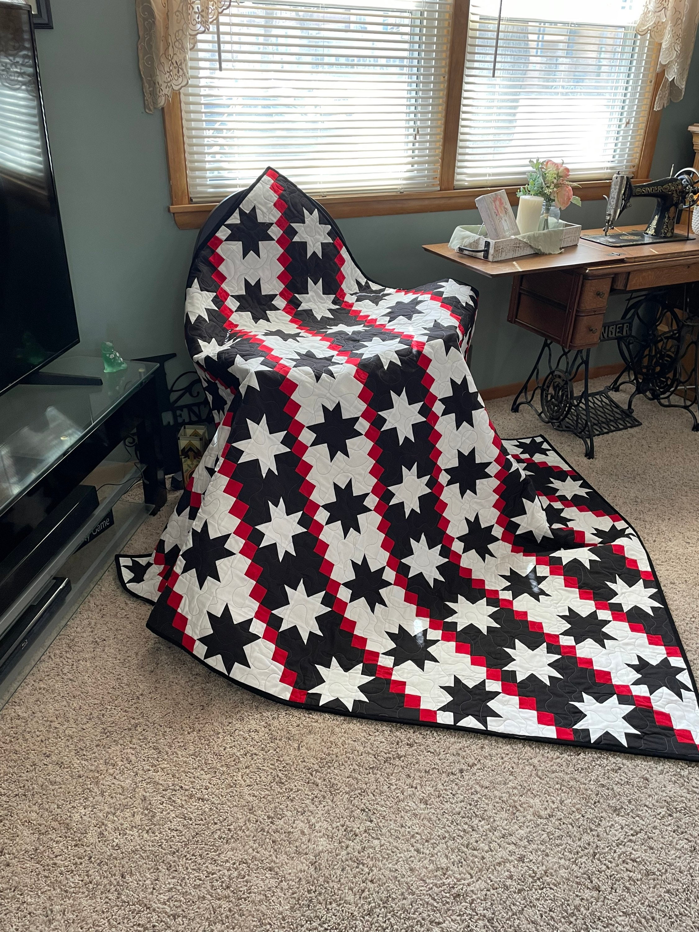 Stunning Black, White and Red Star Quilt - Etsy