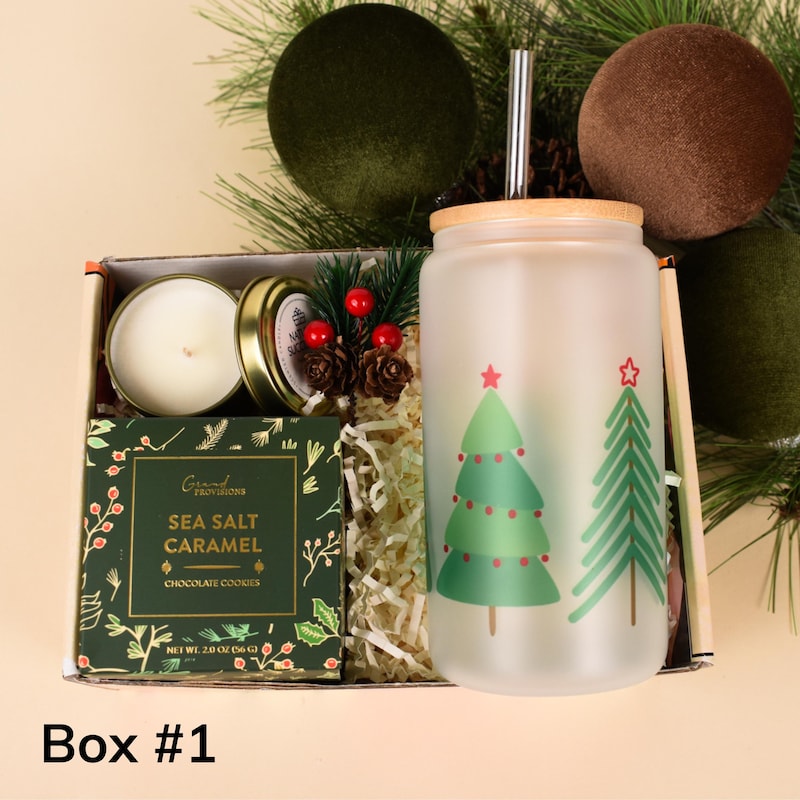 12 Bulk Employee Gifts - 60+ Gift Ideas for 2026