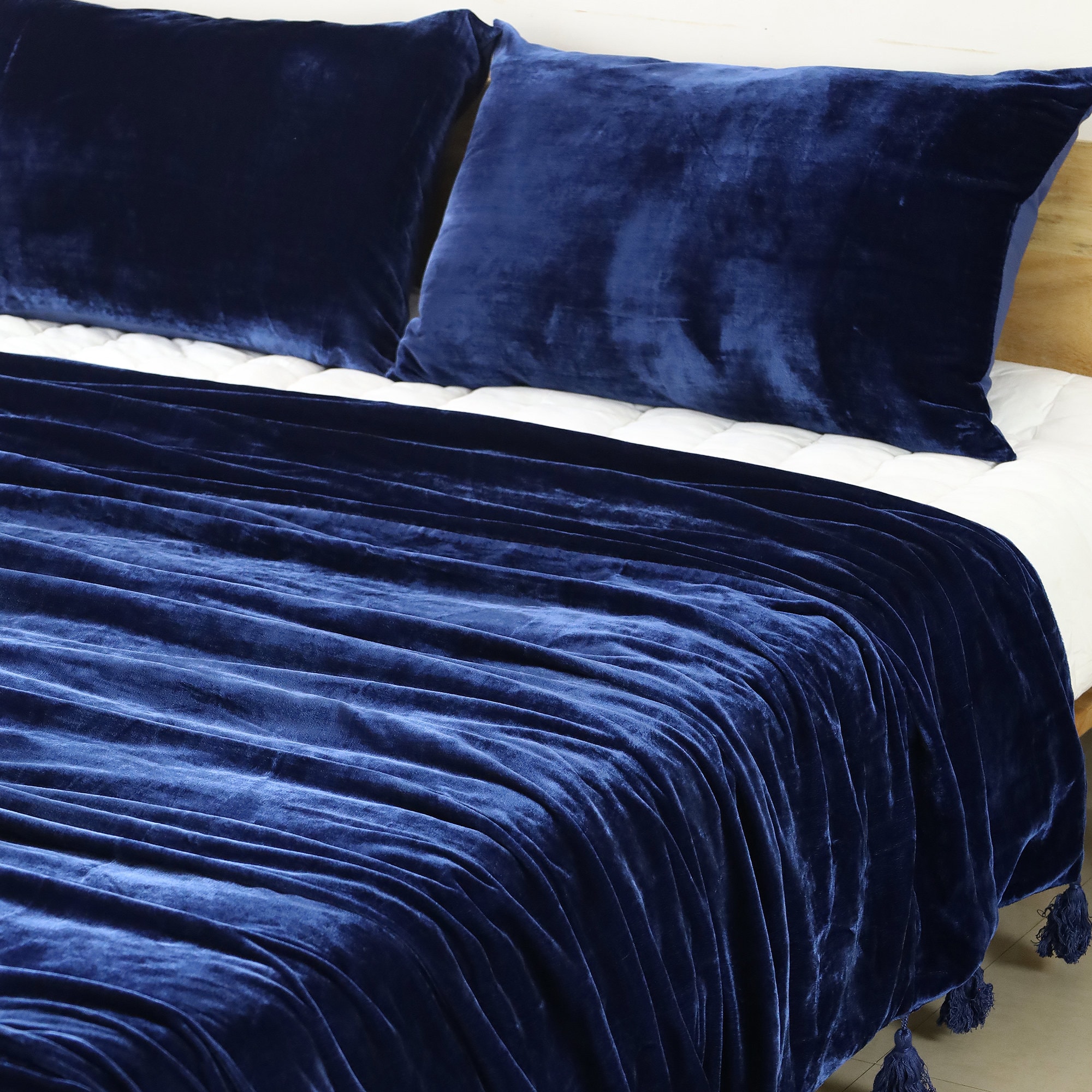 Royal Blue Luxe Velvet Bedspread, Throw Blanket With Handmade Knotted ...