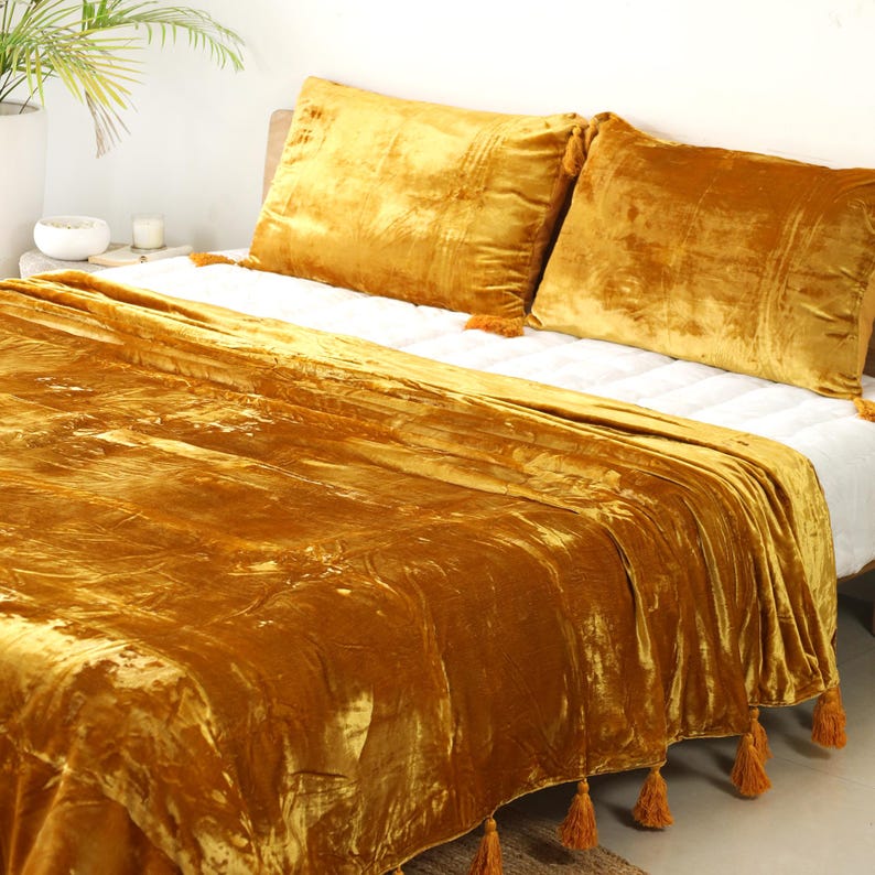Gold Luxe Velvet Bedspread, Velvet Throw Blanket With Handmade Knotted ...
