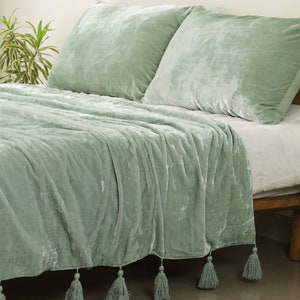 Sage Green Velvet Bedspread Velvet Throw Blanket With Handmade Knotted ...