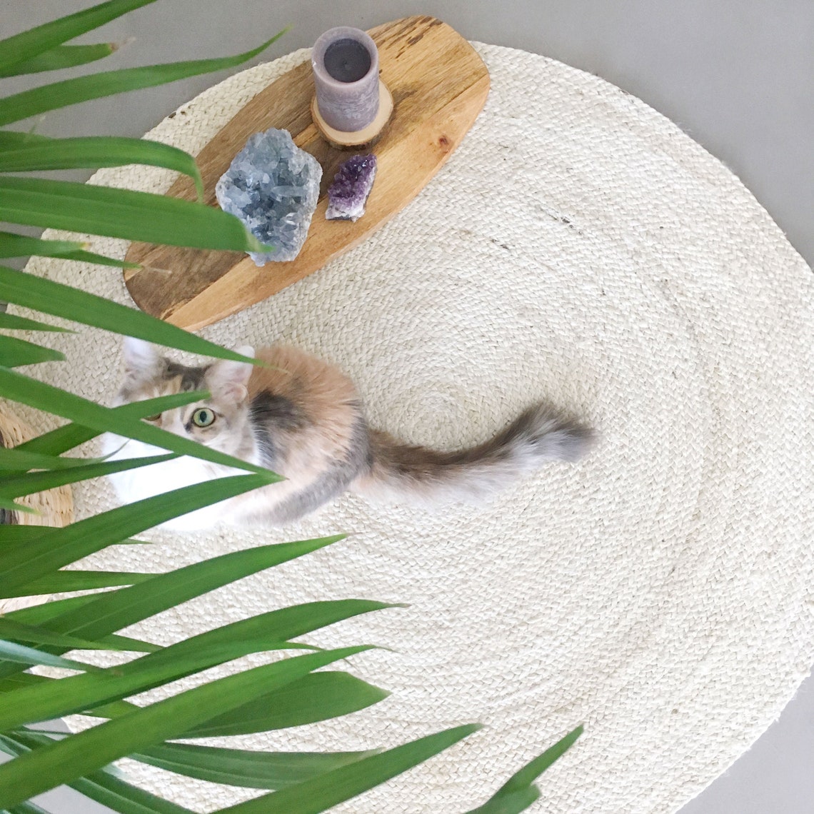 Extra Large Round Jute Rug in Warm White. Ecologic Jute and Herb Dye ...