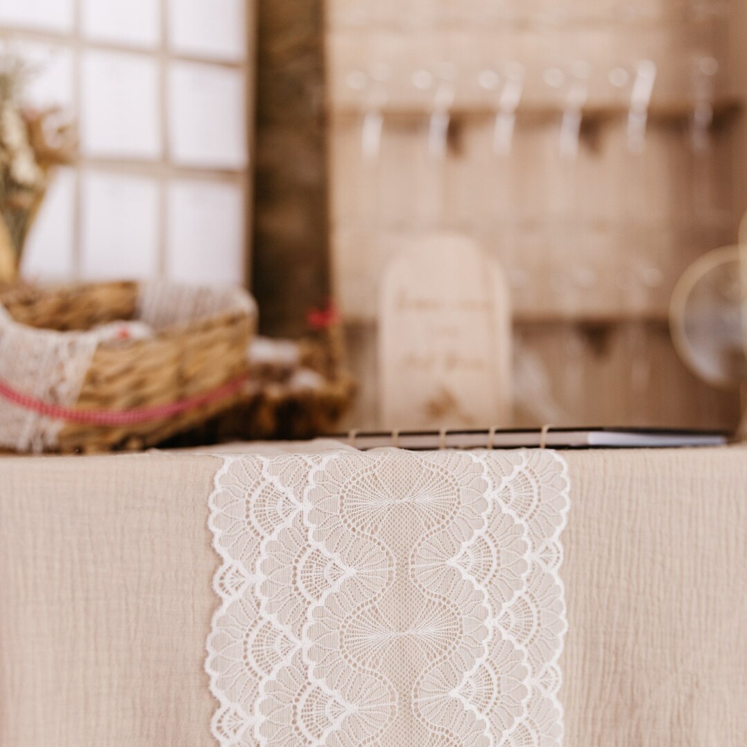 Premium Lace Table Runner, 3m, Lace Table Runner, Ivory Table Runner ...