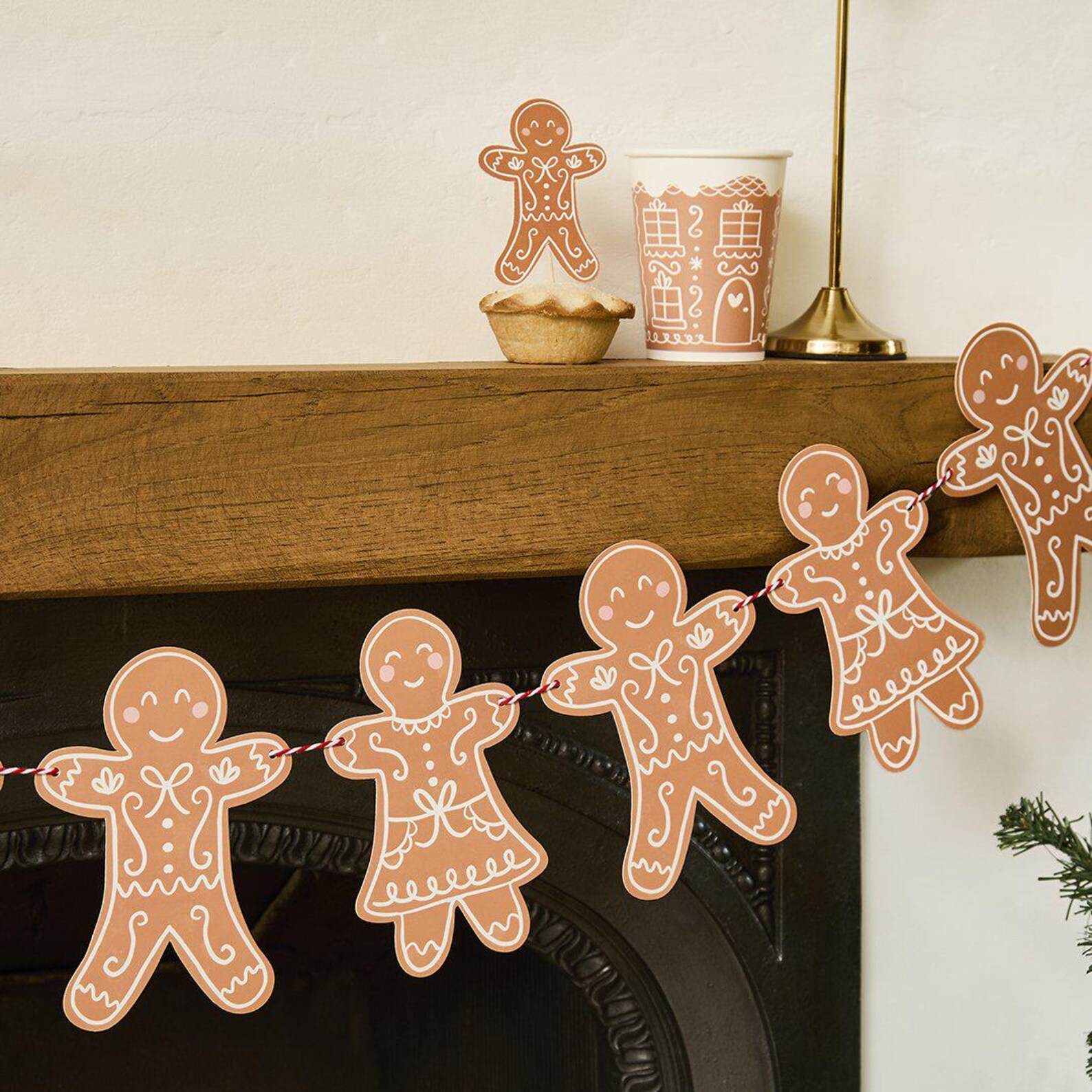 Paper Gingerbread Man Garland, 2m/7ft Long, 15cm/6in High, Gingerbread ...