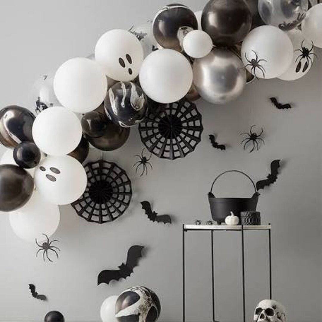 Spooky Balloon Arch Including Spider and Cobwebs, Halloween Balloon ...