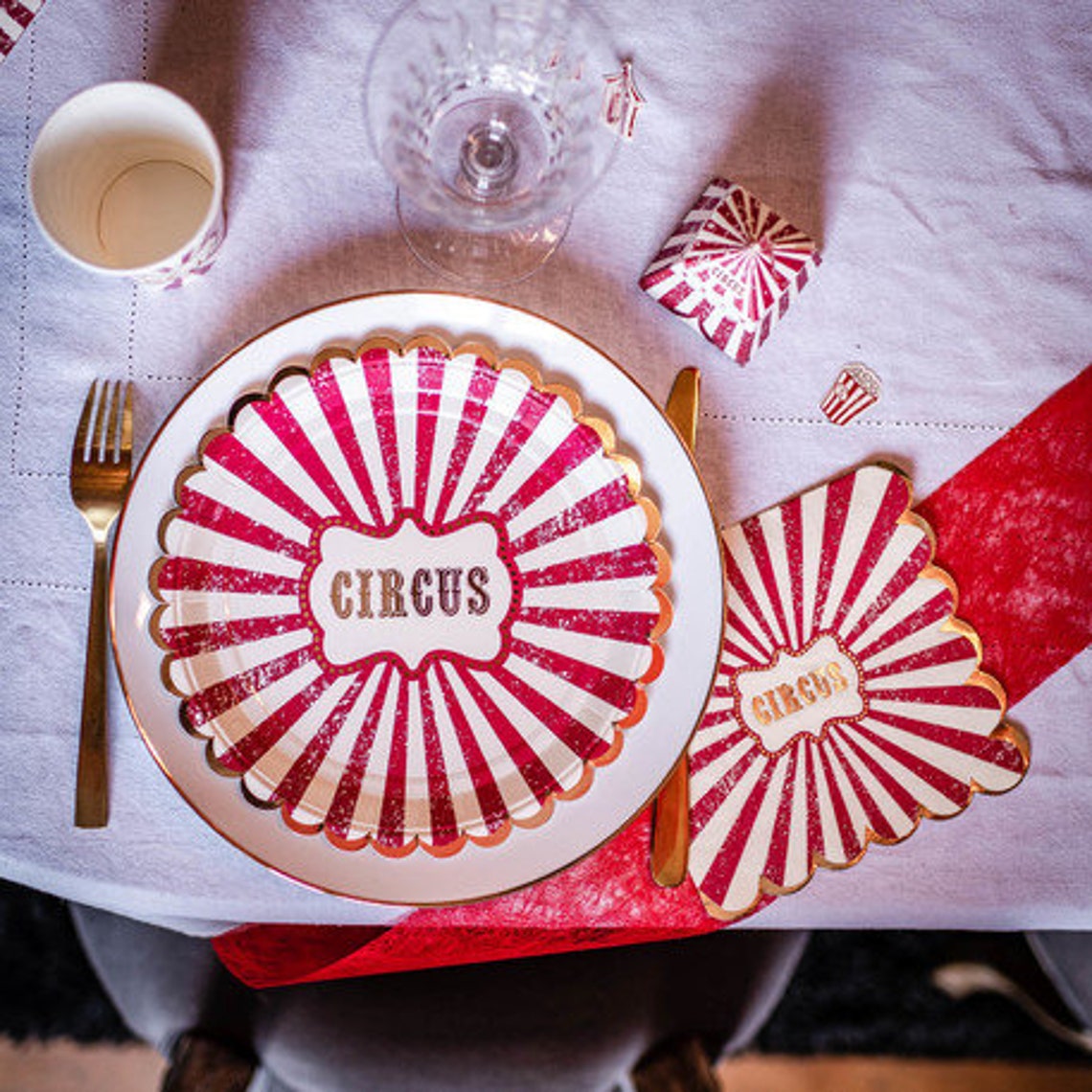 8 Fun Circus Cups With Gold Foiling, Vintage Circus Cups, Circus Themed ...