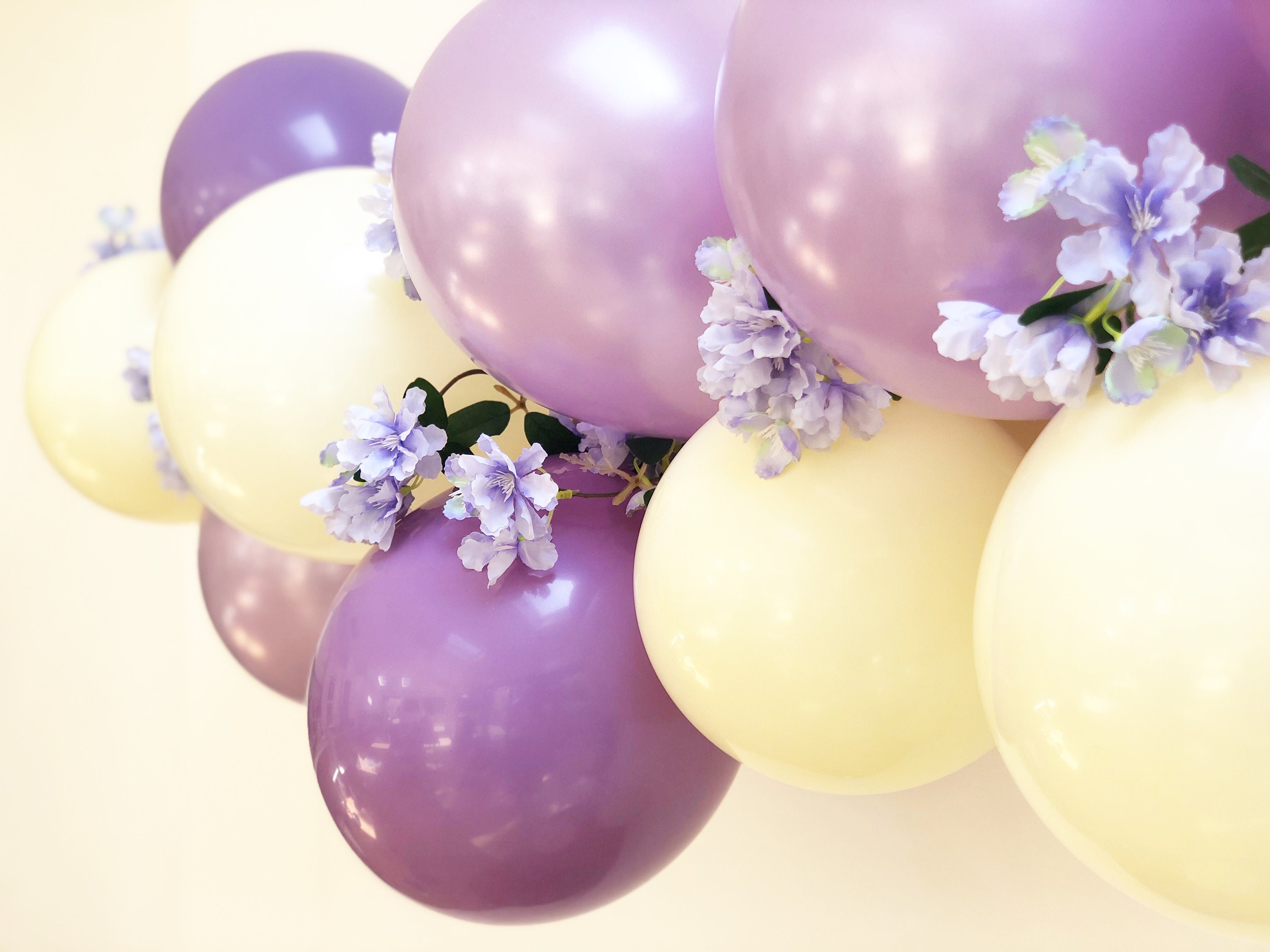 Stunning Lavender Balloon Garland With Flowers, DIY Balloon Garland ...