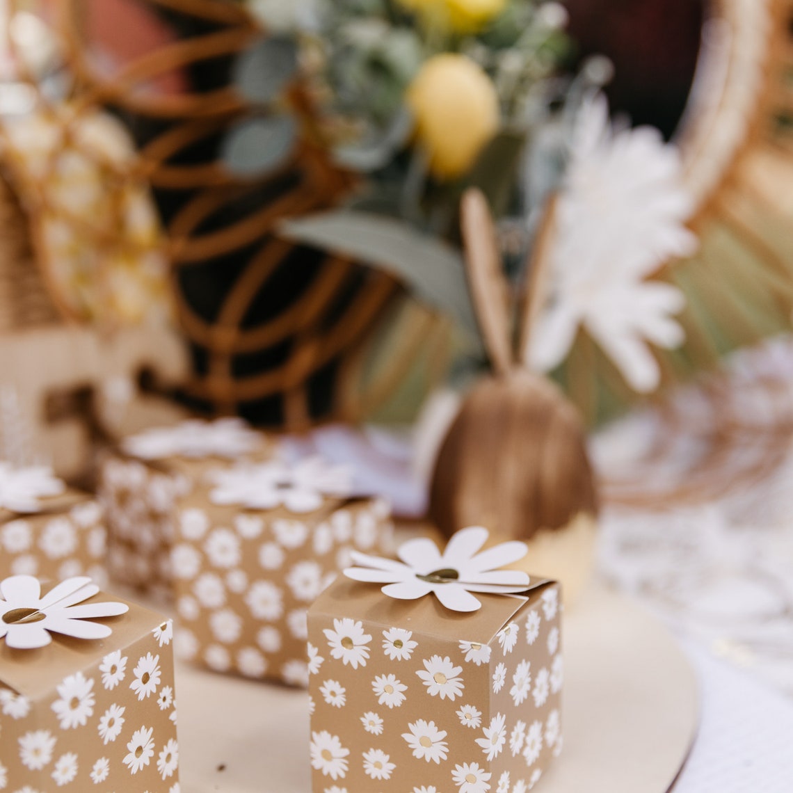 10 Daisy Gift Boxes, Daisy Favour Boxes, Floral Table Decor, Kraft Gift ...