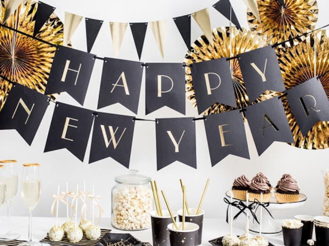 Black and Gold 'happy New Year' Bunting, New Year's Party Flag Bunting ...