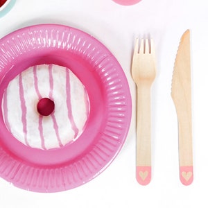 Pink Wooden Cutlery With Heart Set of 18 Wooden Cutlery Set With Pink ...