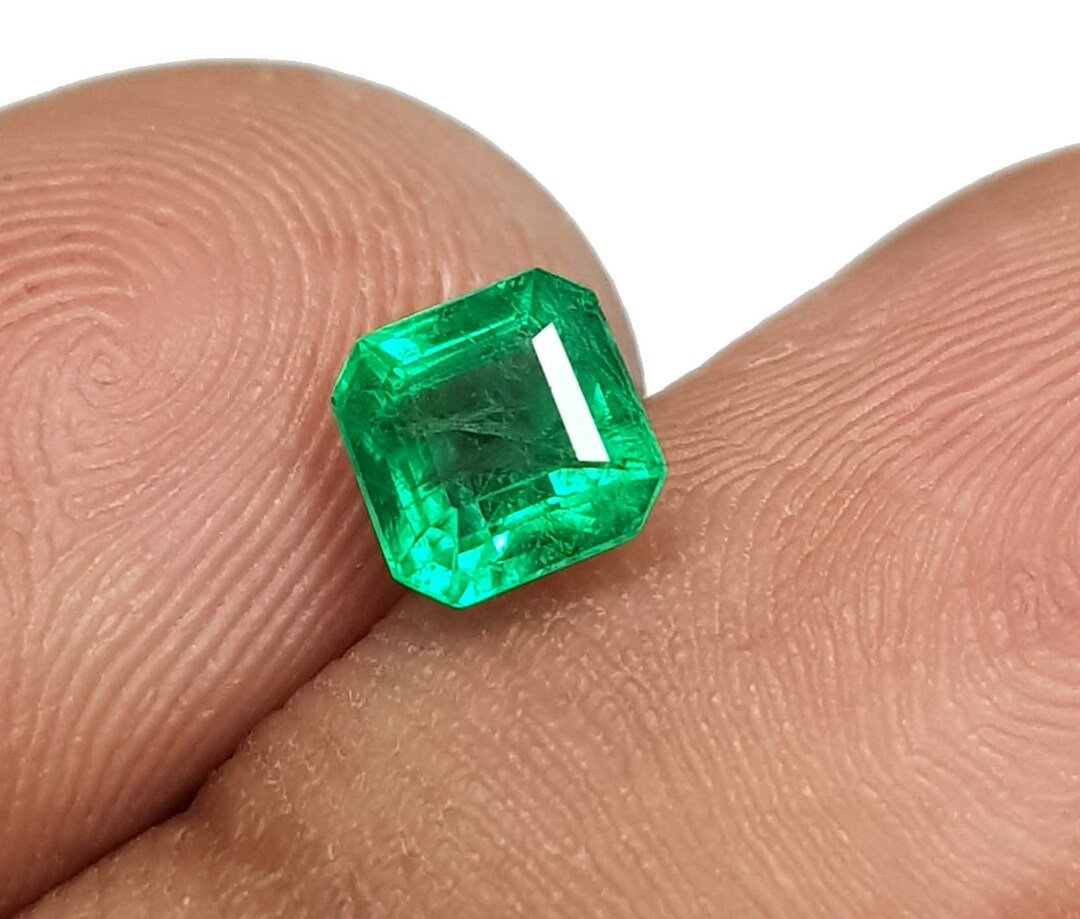 Natural Emerald Emerald Cut 0.77 Cts Vivid Green High Luster Eye Clean ...