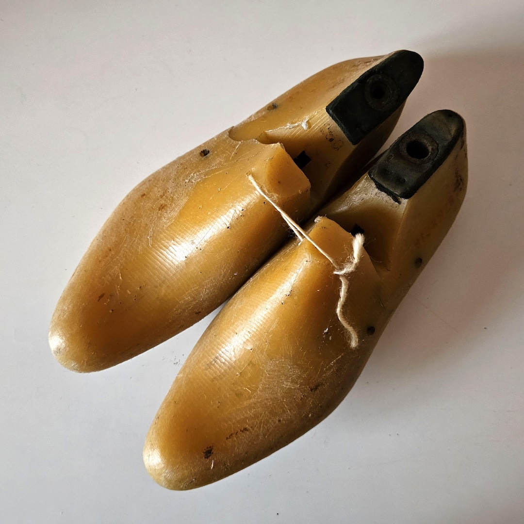 Vintage Shoe Lasts Forms Cobbler Plastic Felting Supplies Pair Antique ...