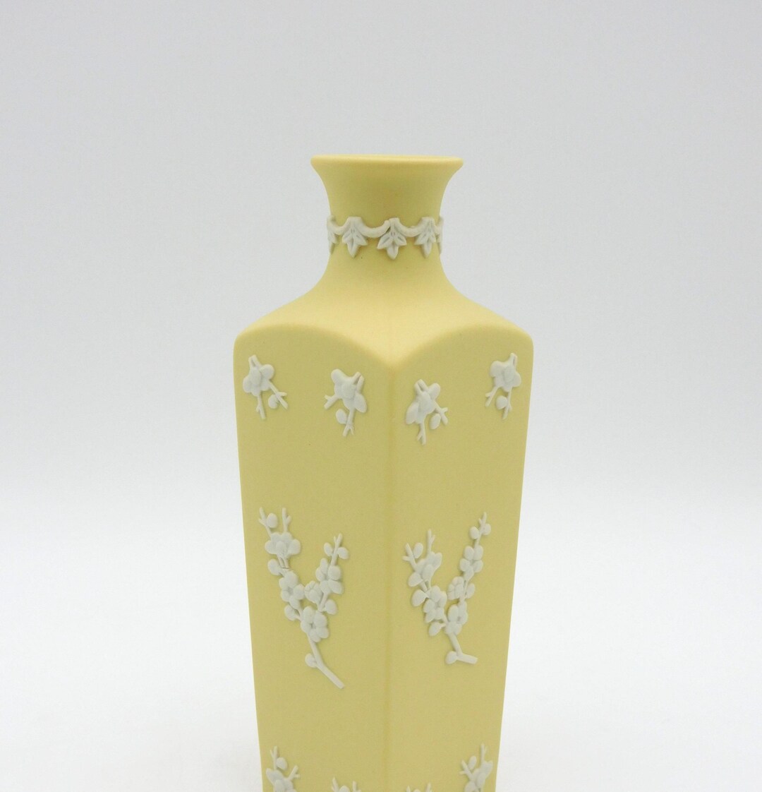 Wedgwood Primrose Jasperware Prunus Bud Vase - 13.8cm - Etsy