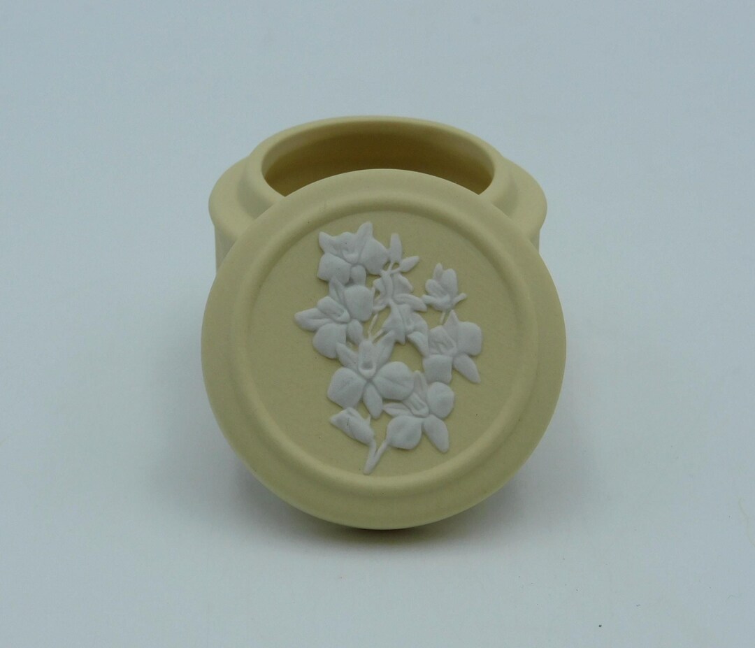 Wedgwood- PRIMROSE Jasper - Jasperware - Cooktown Orchid - TRINKET ...