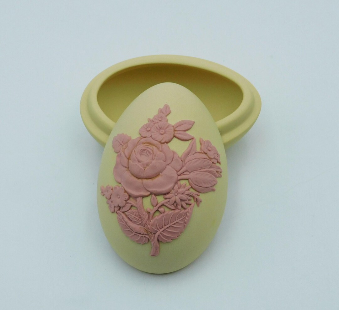 Rare WEDGWOOD PINK on PRIMROSE Jasperware *colllectors Society * Egg ...