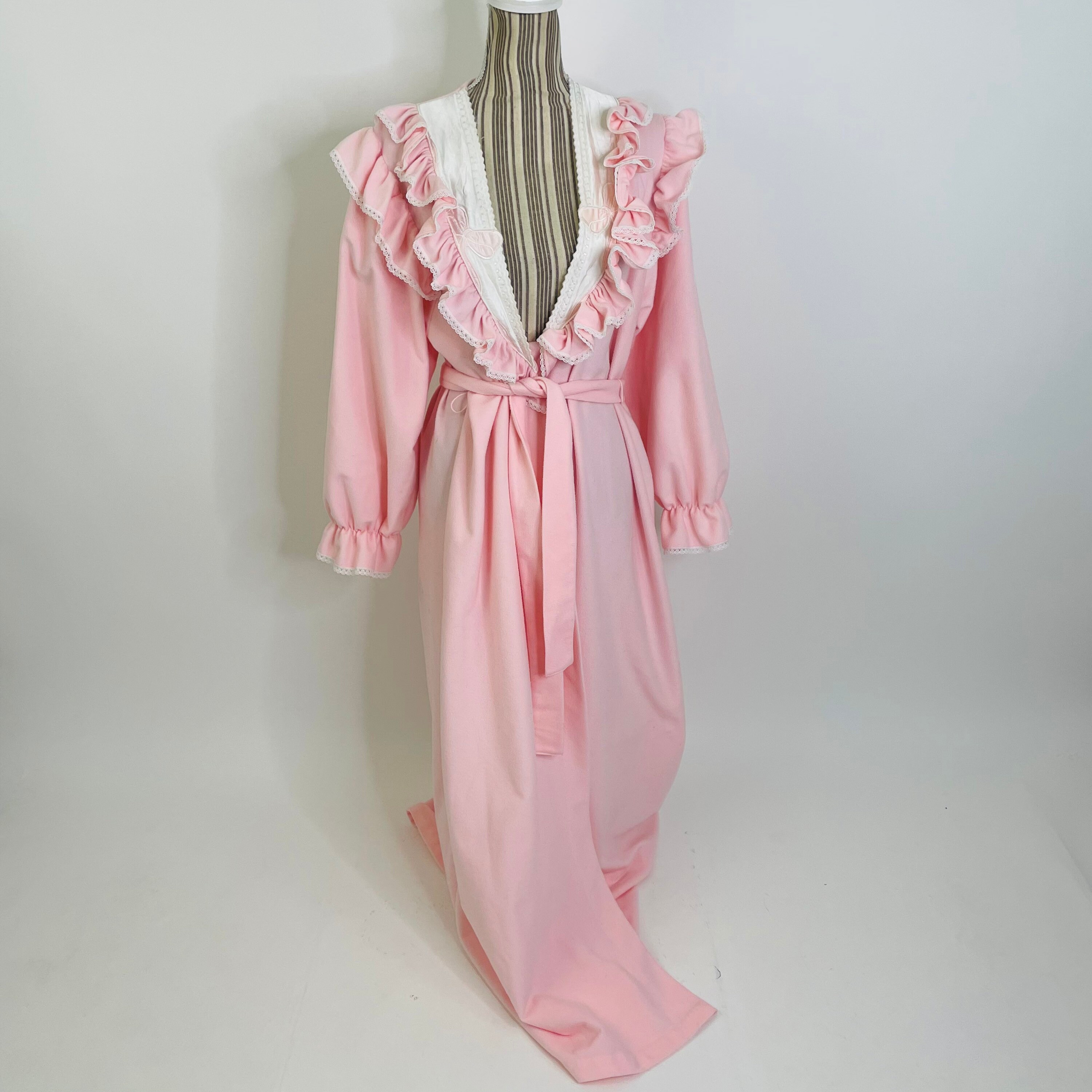 Vintage Pink Ruffle Smokin Robe Gilligan Omalley 80s 1980s One Size ...