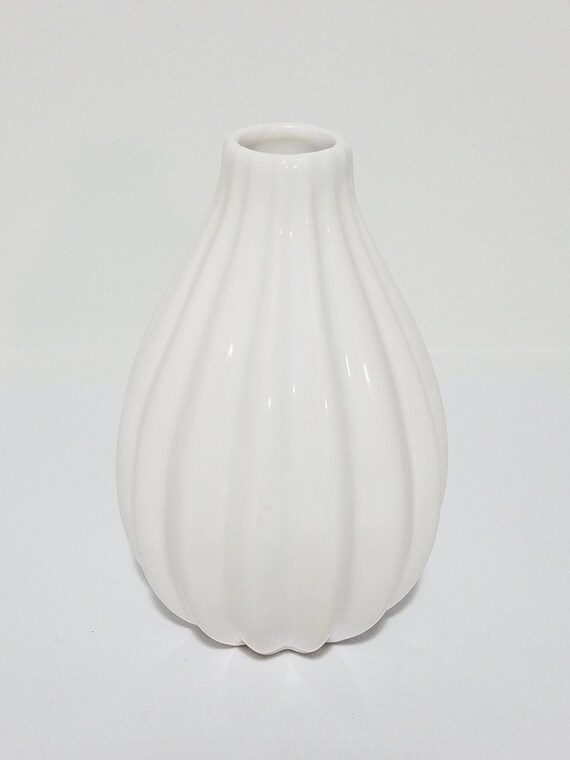 White Ceramic Vase Mini Bud Flower Vase / H 4.75 in Vintage - Etsy