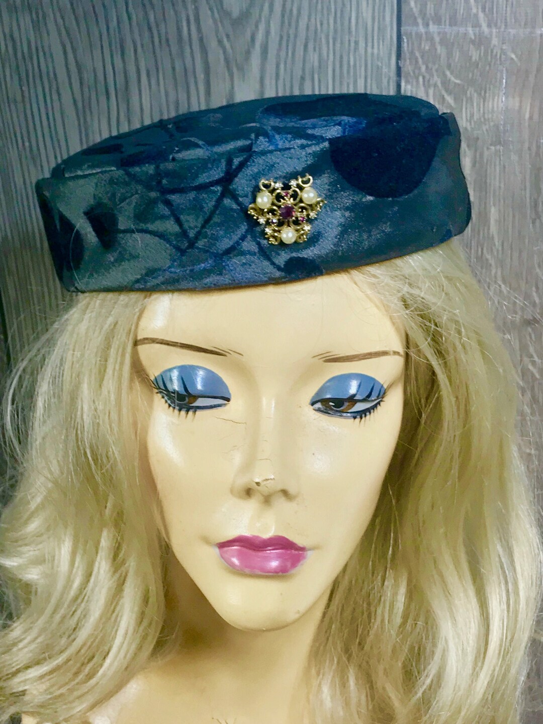 Vintage Mid Century Silver Grey Satin & Black Velvet Pillbox Hat W ...