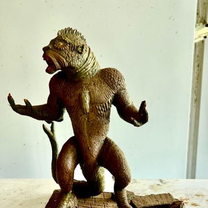 20 Million Miles to Earth 1957 Sci-fi Movie Creature Ymir the Fast Grow ...