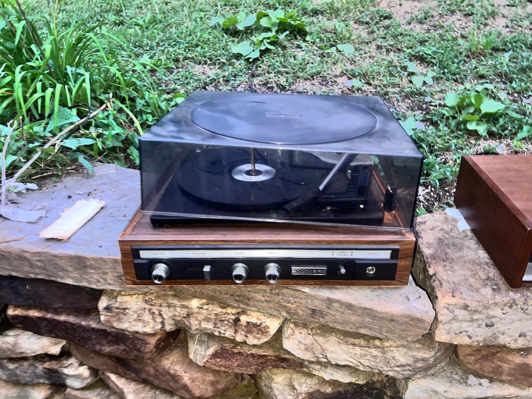 Vintage Lloyds 1970s Powered Stereo Turntable W 2 Speakers. Amplified ...