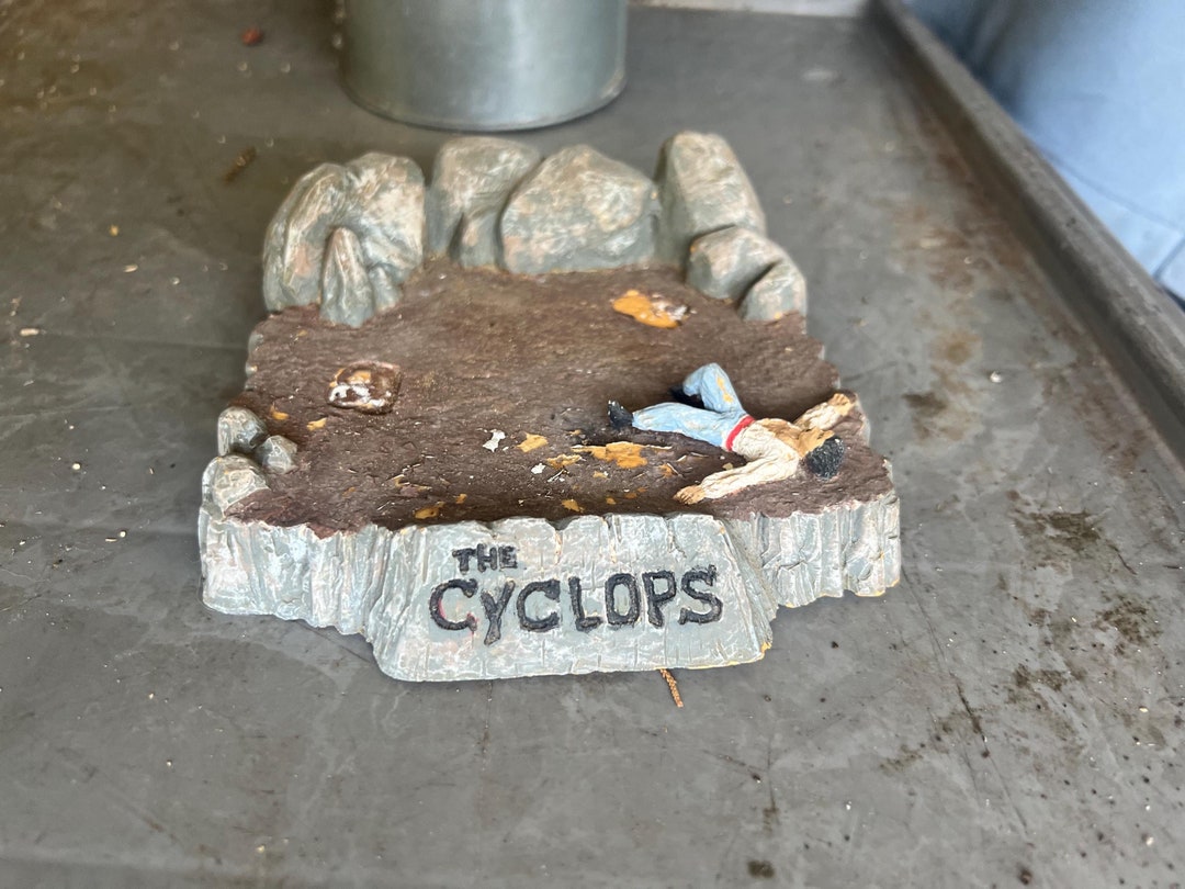 Cyclops Model/statue Diorama BASE Rare Version Cyclops Sci-fi Movie ...