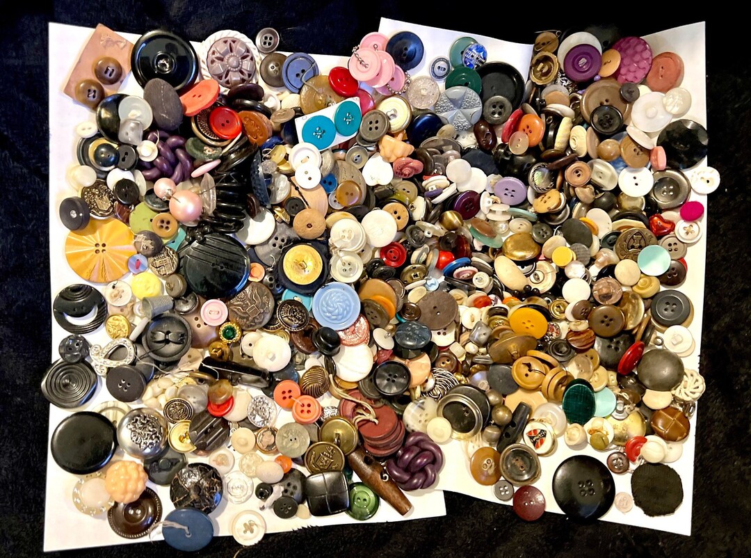 Vintage Buttons Early to Mid 1900s. All Sorts of Color, Sizes, Designs ...